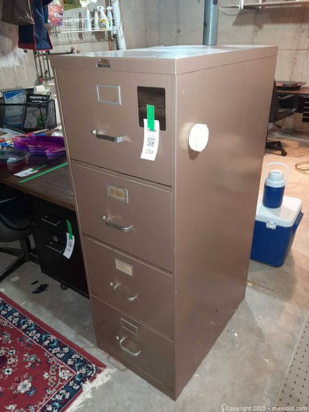 Steelcase 4-drawer vertical filing cabinet | Maxsold