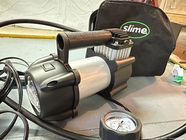 Slime tire inflator & Mastercraft Robo wrenches | Maxsold