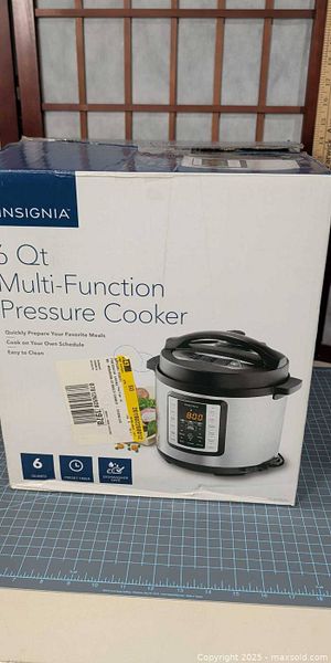Insignia NS-MC60SS9 6-Quart Multi-Function Electric Pressure Cooker ...