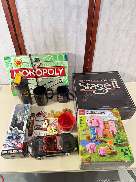 Monopoly, LEGO Minecraft Pig House set 21170, Spider-Man figure, Stage ...
