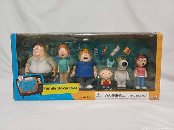 Family Guy Family Boxed Set Action Figures | Maxsold
