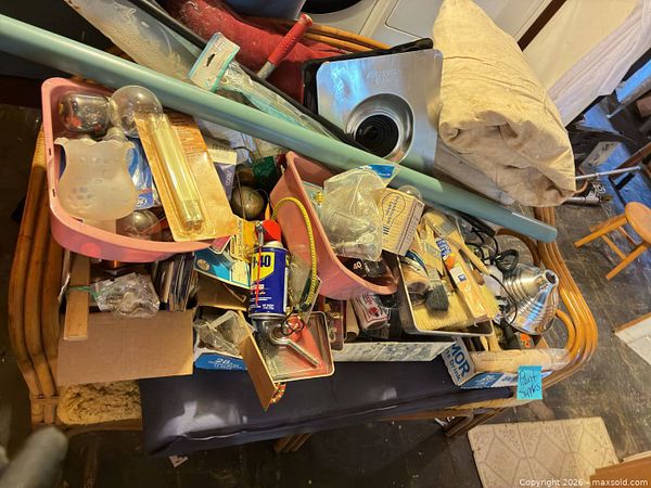 Mixed paint supplies & small hardware lot | Maxsold