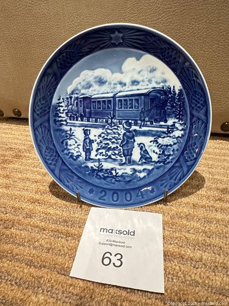 Royal Copenhagen 2004 “Waiting for the Train” porcelain plate | Maxsold