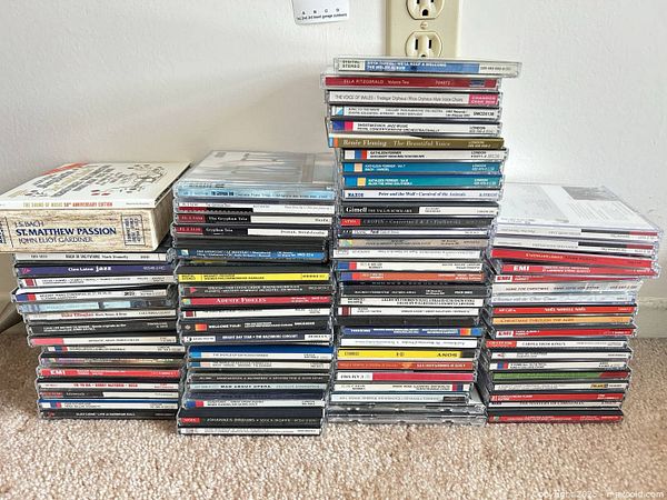 Approx. 100 classical & related music CDs | Maxsold