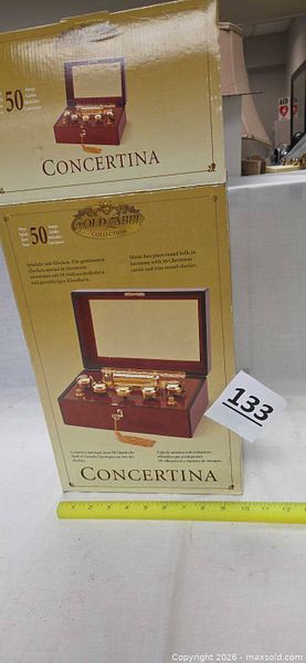 Gold Label Concertina 50-Song Music Box | Maxsold