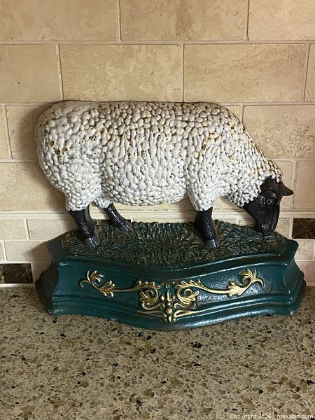 Cast iron sheep doorstop | Maxsold