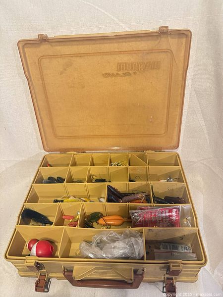 Magnum plastic tackle box with assorted fishing lures | Maxsold