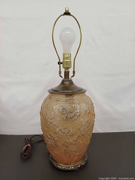 Vintage Consolidated Glass Floral Table Lamp | Maxsold