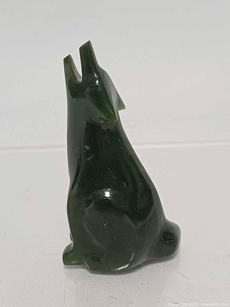 Wolff BC nephrite jade howling wolf sculpture | Maxsold