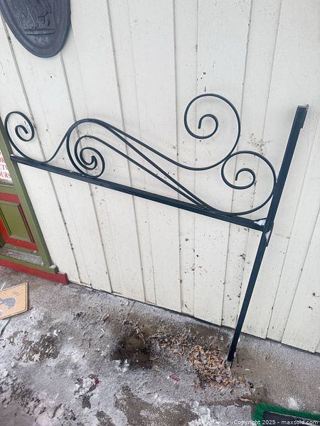 Antique wrought iron sign holder | Maxsold
