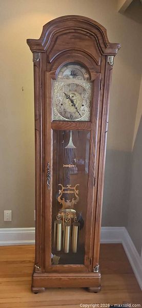 Salem mechanical grandfather clock | Maxsold