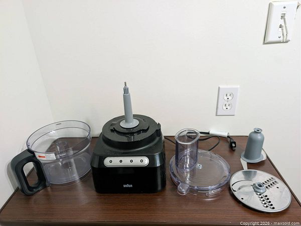 Braun food processor base with 1.2 L bowl & disc | Maxsold