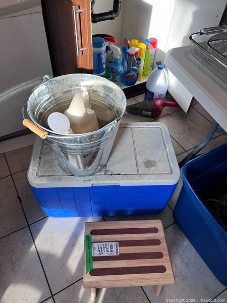 Coleman cooler, bucket, stool, Dustbuster, cleaning items | Maxsold
