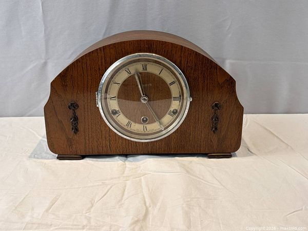 Forestville vintage mantle chime clock | Maxsold