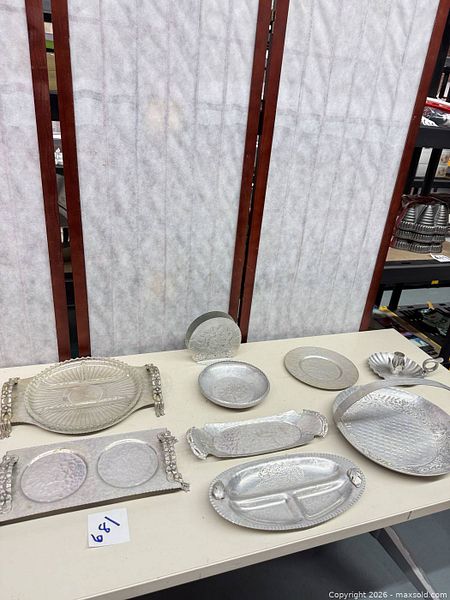 9-Piece Vintage Aluminum Serveware | Maxsold