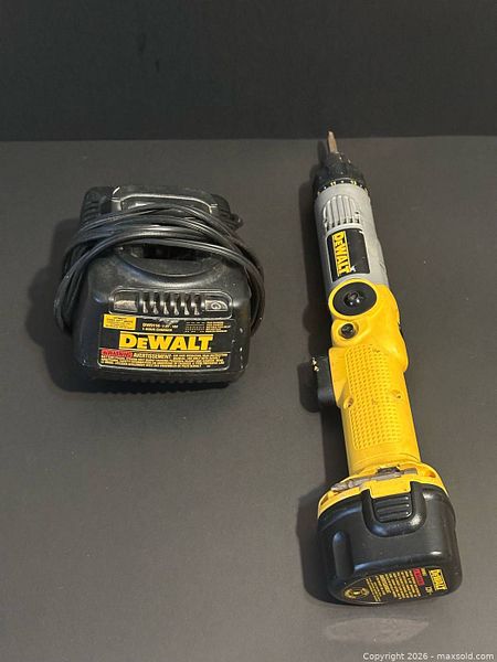 DeWalt DW920 7.2V Screwdriver, Battery, Charger | Maxsold