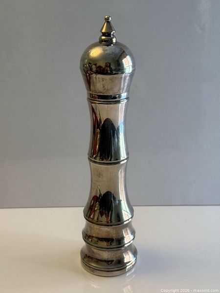 Italian silver-plated pepper mill | Maxsold
