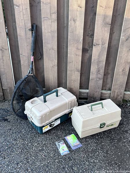 Two tackle boxes, landing net, packaged lures | Maxsold