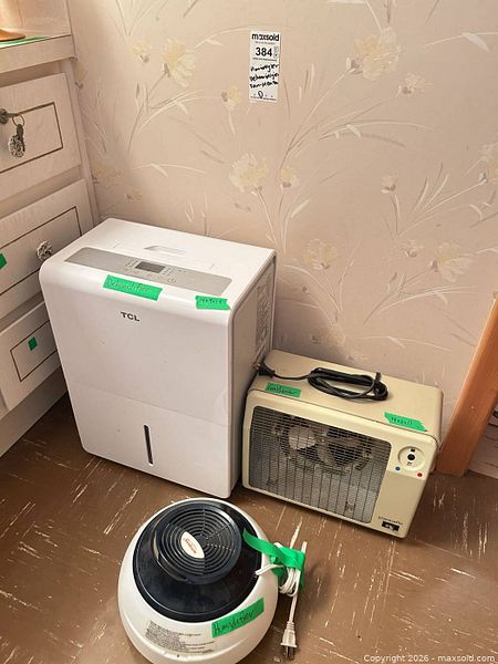TCL H35D24W-CA Dehumidifier, Beige Box Fan, Sunbeam Humidifier | Maxsold