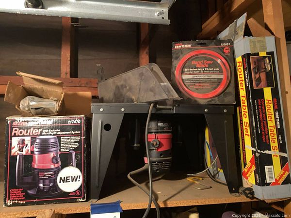 Craftsman router, table, bits and guard | Maxsold