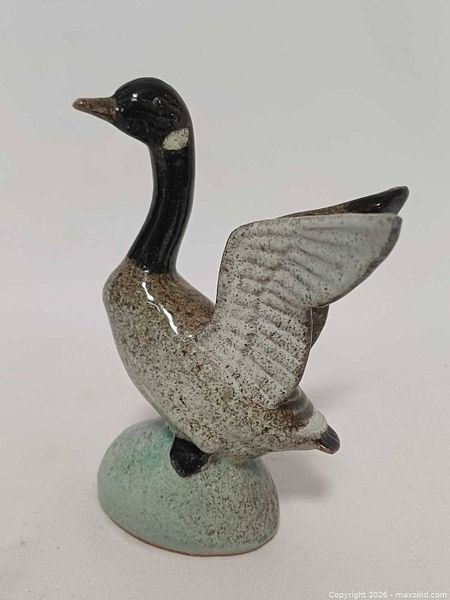 Jarko Zavi Canada ceramic goose sculpture | Maxsold