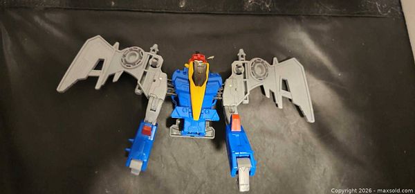 Transformers Buzzworthy Bumblebee Dino Combiner Swoop figure | Maxsold