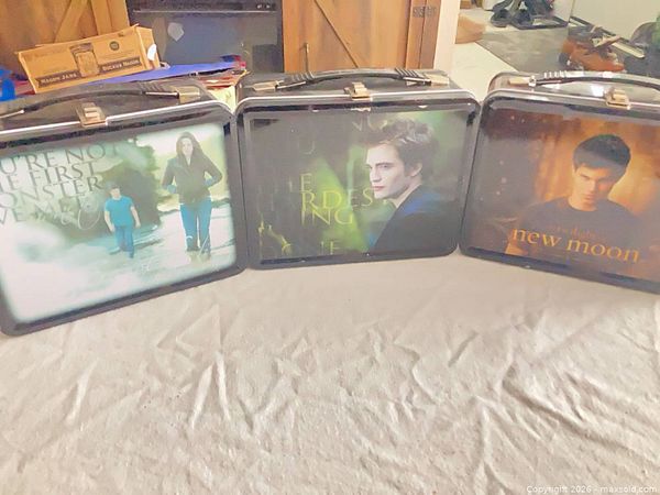 3 metal NECA Twilight Saga lunch boxes | Maxsold