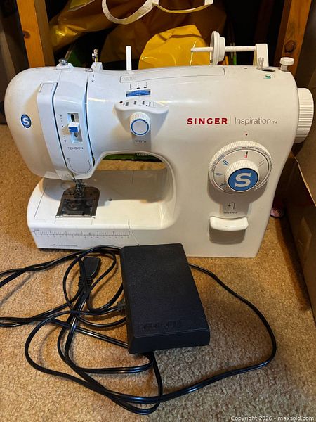 Singer Inspiration mechanical sewing machine | Maxsold