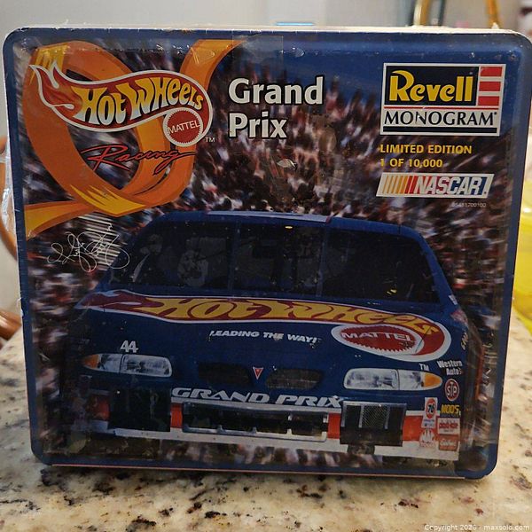 Revell Monogram Hot Wheels Grand Prix 1:25 Model Kit | Maxsold