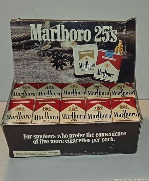Marlboro 25's counter display with 12 matchboxes | Maxsold