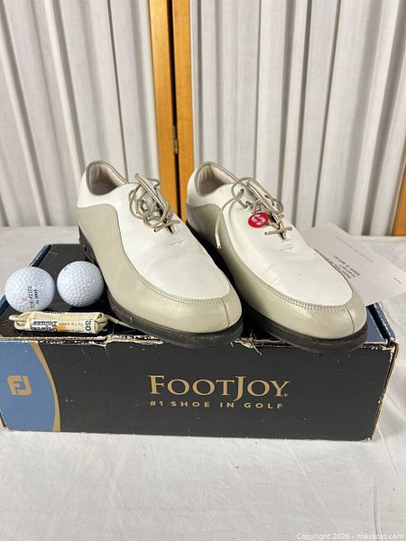 FootJoy Europa women’s golf shoes size 8 with golf balls and tees | Maxsold