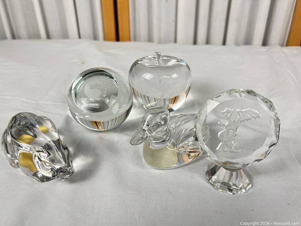Crystal and Glass Paperweights, Figurines | Maxsold