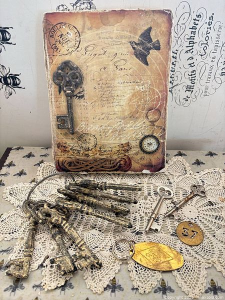 Skeleton keys, tags & key wall plaque | Maxsold