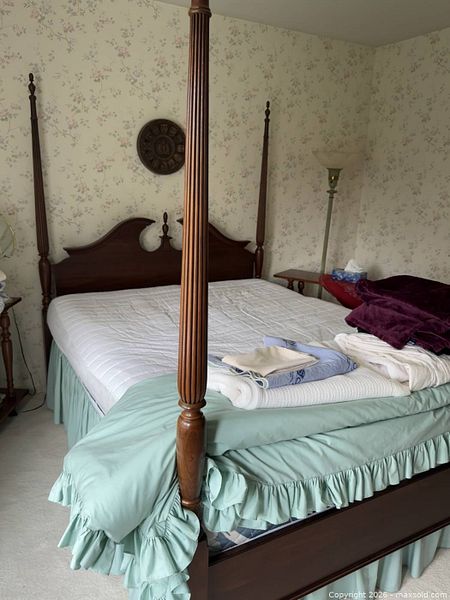 Queen Size High-Post Pediment Bed | Maxsold