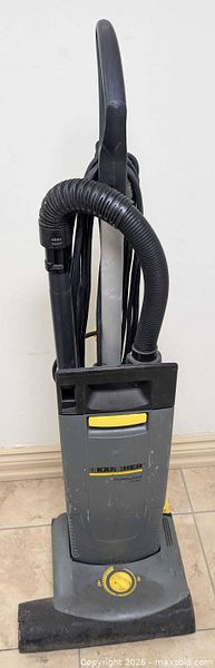 Kärcher Professional CV 38/1 upright commercial vacuum | Maxsold