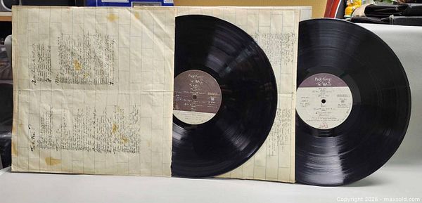 Pink Floyd The Wall double LP vinyl record | Maxsold
