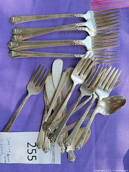 Royal Crest Castle Rose sterling silver flatware 21-piece | Maxsold