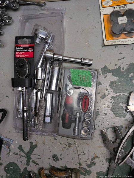 Husky socket and ratchet kit with loose sockets | Maxsold