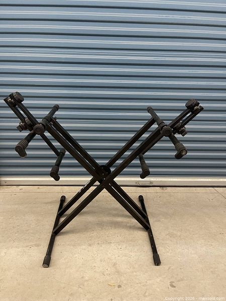 Quik Lok 2-Tier Double X Keyboard Stand | Maxsold