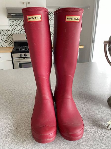 Hunter Red Knee-High Rubber Rain Boots US 7 | Maxsold