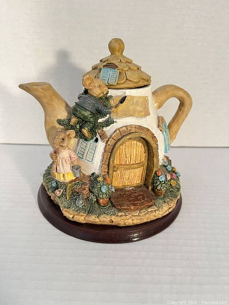 Ceramic Teapot Collectibles (Lot# 2) | Maxsold