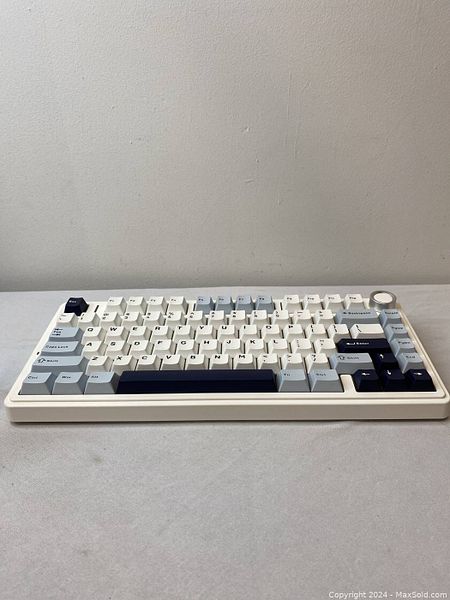 Epomaker X Aula F75 Mechanical Keyboard | Maxsold