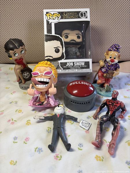 Action figures, bobbleheads, novelty items | Maxsold