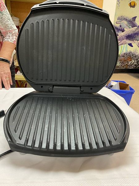 George Foreman Lean Mean Fat Reducing Grilling Machine | Maxsold